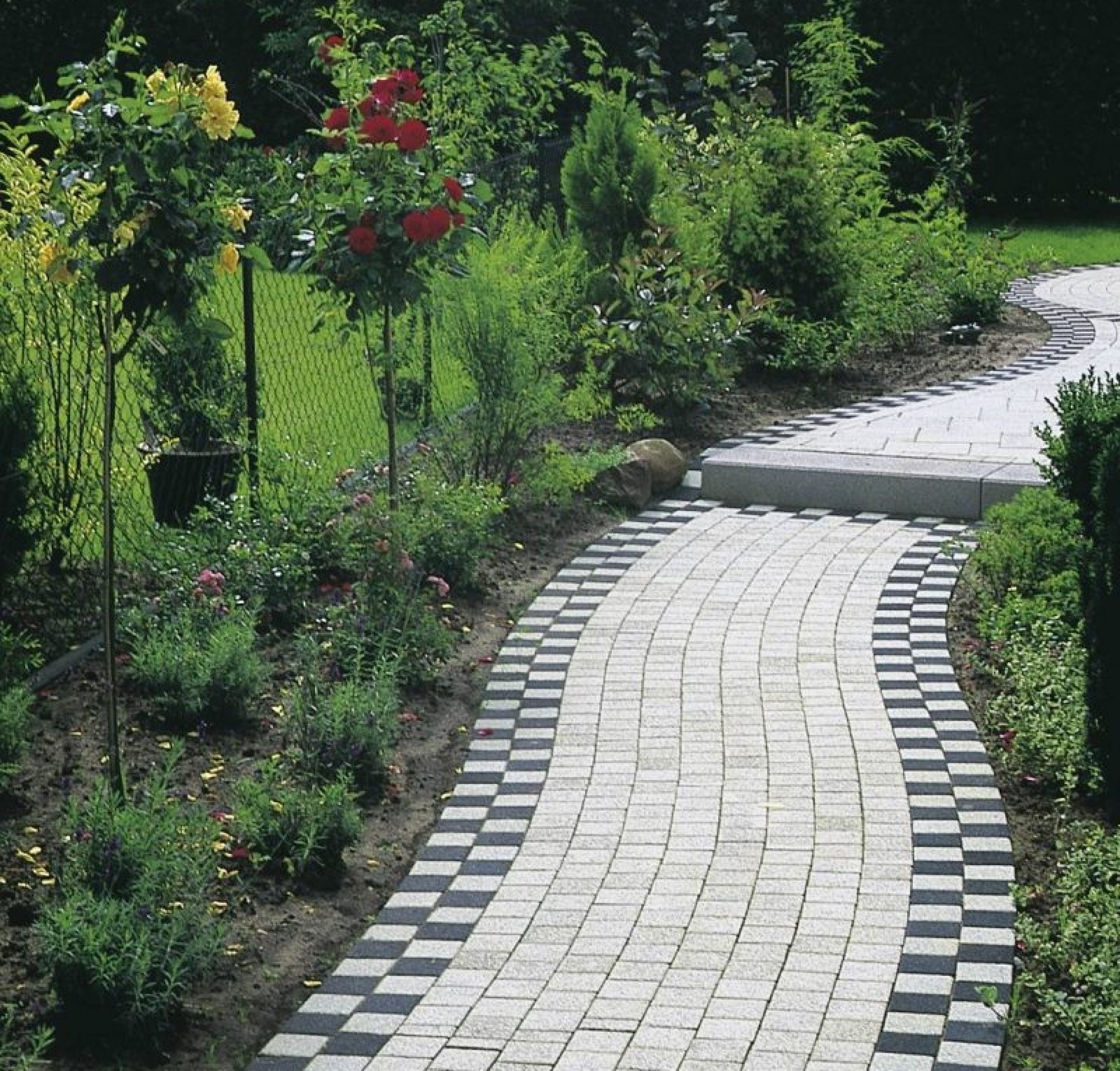 Kako urediti vrtne staze?